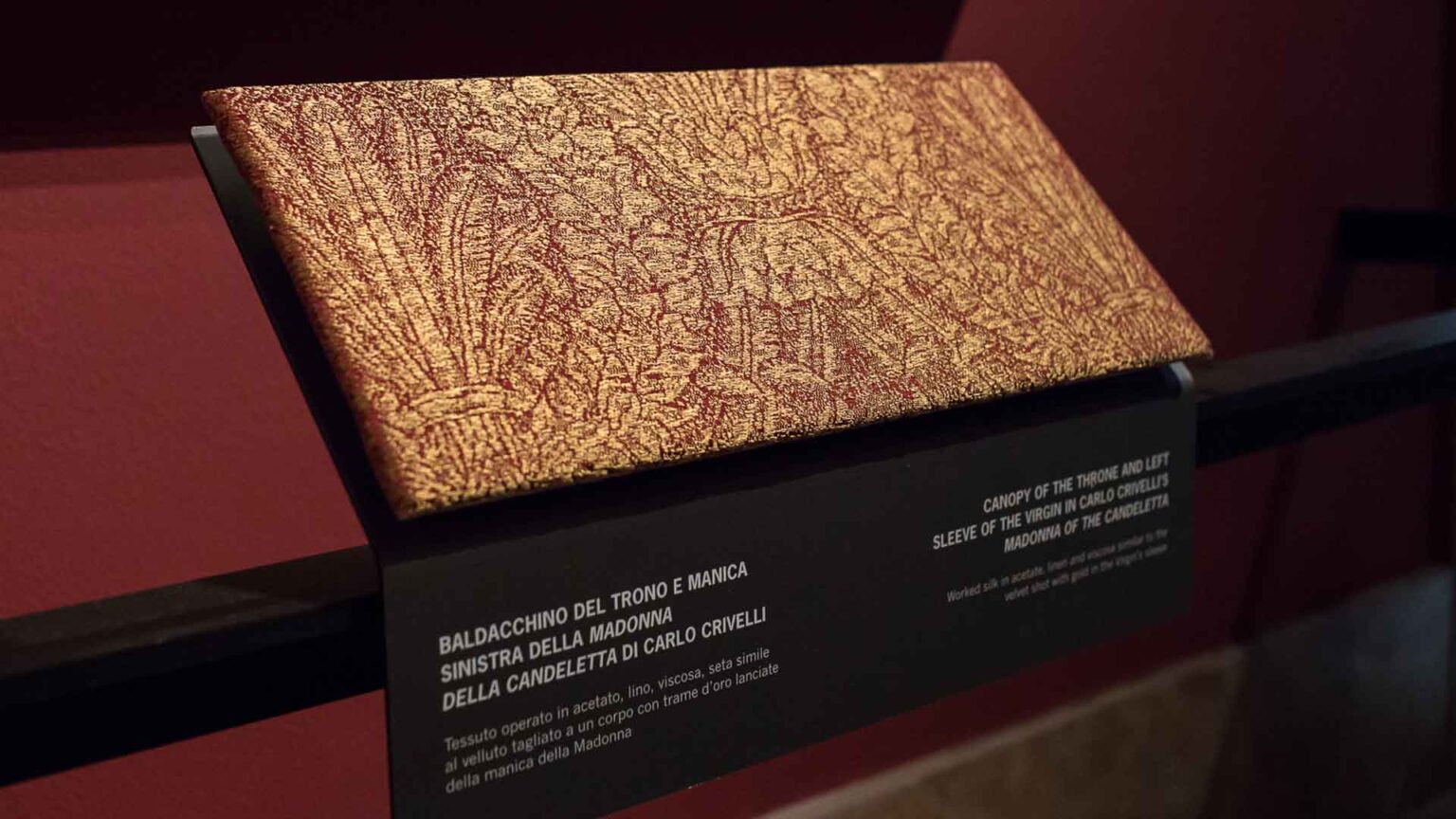 Didascalie tessili | Pinacoteca di Brera